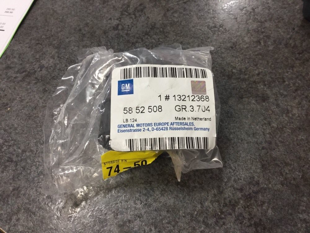 holden genuine exhaust holder rubber 13212386 gm